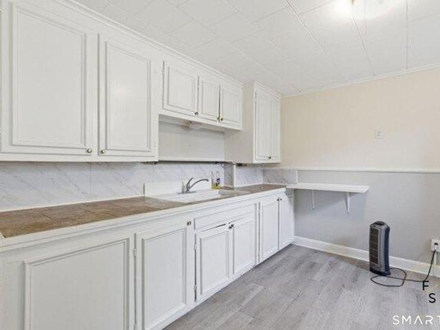 house with 7 bedroom, Norwich CT ES103185786