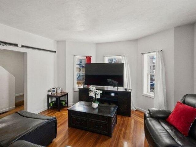 house with 7 bedroom, Norwood MA ES102824222