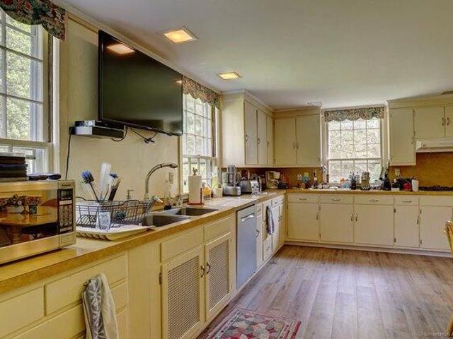 house with 7 bedroom, Norfolk CT DLS101998543