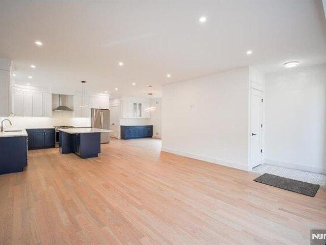 house with 7 bedroom, Palisades Park NJ DS104408295