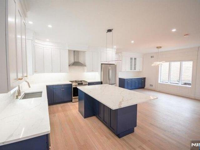 house with 7 bedroom, Palisades Park NJ ES104848843
