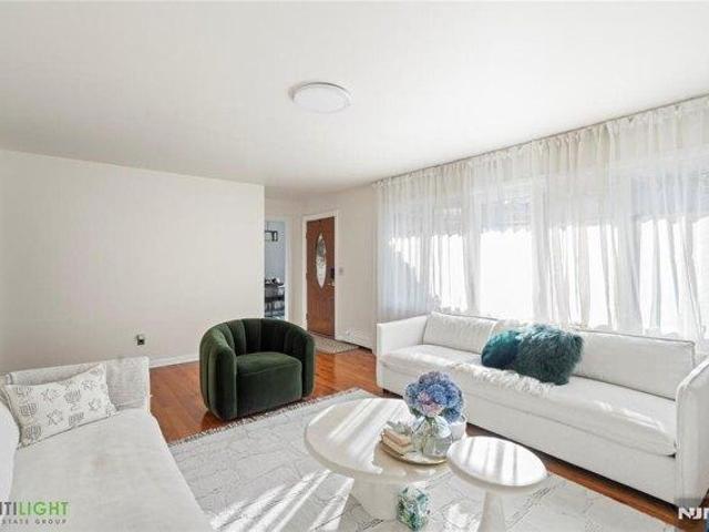 house with 7 bedroom, Palisades Park NJ ES104849729