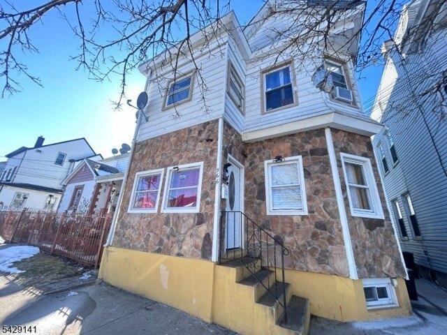 house with 7 bedroom, Paterson NJ ES104444275