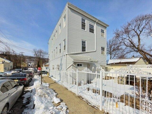 house with 7 bedroom, Paterson NJ ES105157177