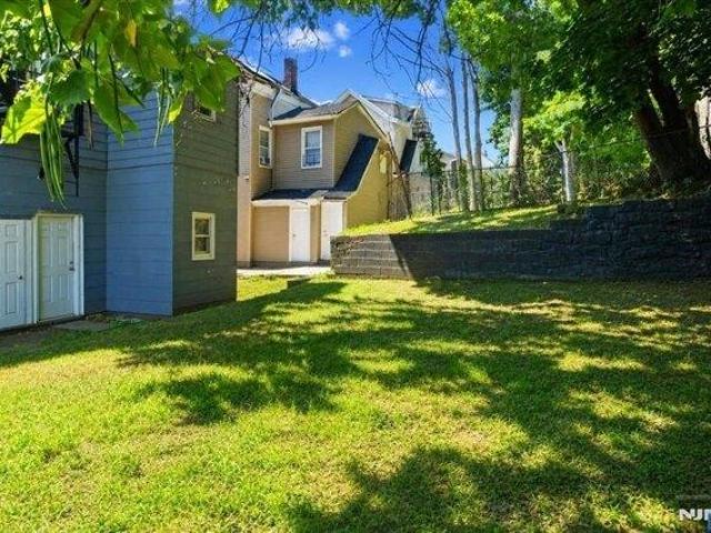 house with 7 bedroom, Paterson NJ ES105206650