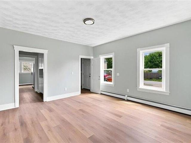 house with 7 bedroom, Pawtucket RI ES105095505