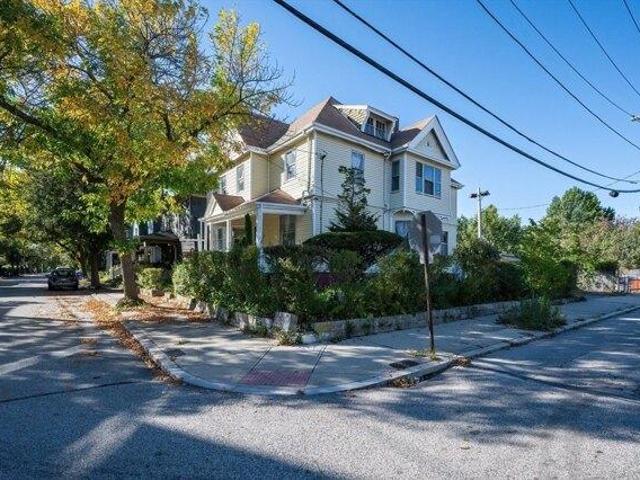 house with 7 bedroom, Providence RI DLS102411570