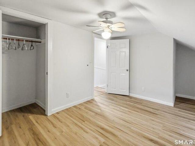 house with 7 bedroom, Putnam CT DLS102779153