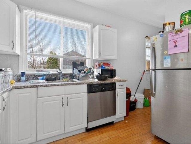 house with 7 bedroom, Revere MA ES103662919