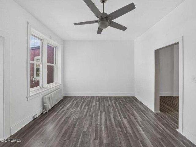 house with 7 bedroom, Roebling NJ ES105172682