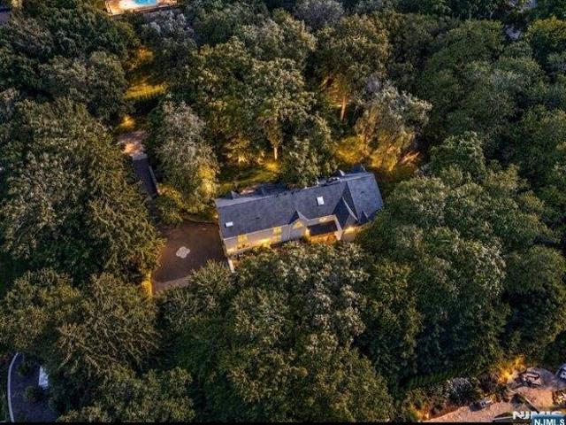 house with 7 bedroom, Saddle River NJ ES105123590