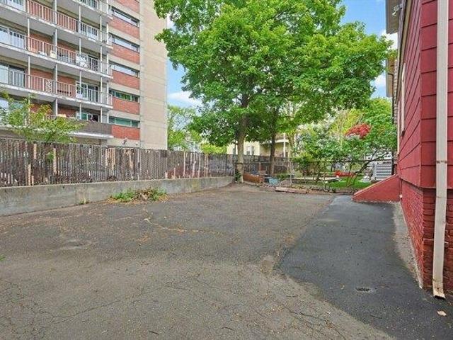house with 7 bedroom, Somerville MA ES104113802