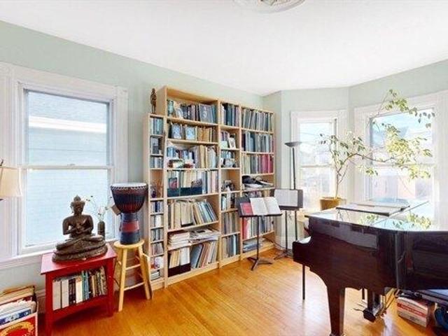 house with 7 bedroom, Somerville MA ES103437330