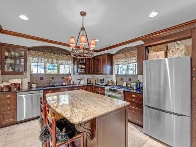 house with 7 bedroom, Springfield MA DLS101659821