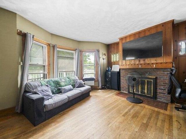 house with 7 bedroom, Springfield MA ES103439515