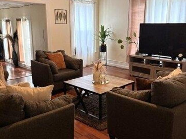 house with 7 bedroom, Springfield MA ES103774392