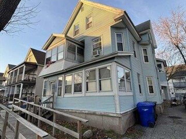 house with 7 bedroom, Springfield MA ES104076092