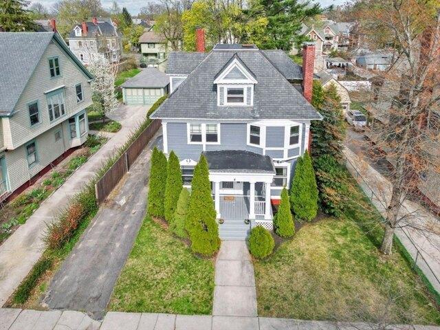 house with 7 bedroom, Springfield MA ES104405630