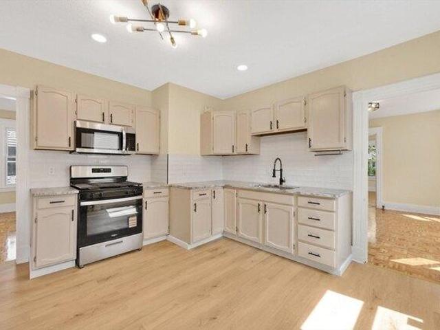 house with 7 bedroom, Springfield MA ES104851201