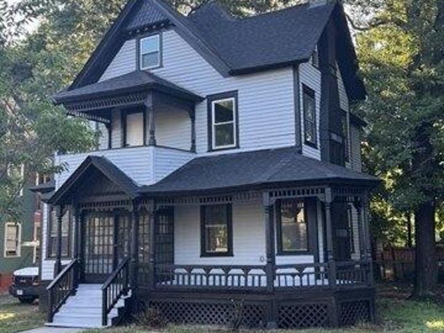 house with 7 bedroom, Springfield MA ES104808915