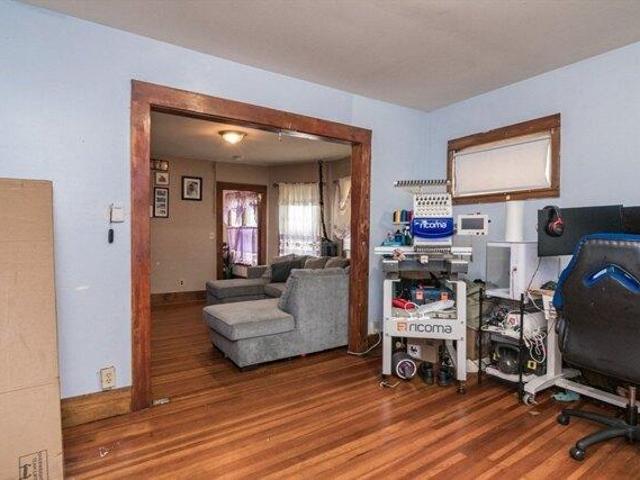 house with 7 bedroom, Springfield MA ES105060341