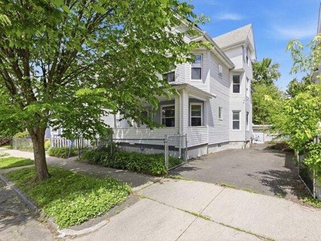 house with 7 bedroom, Springfield MA ES105094150