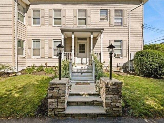 house with 8 bedroom, Taunton MA ES103501302