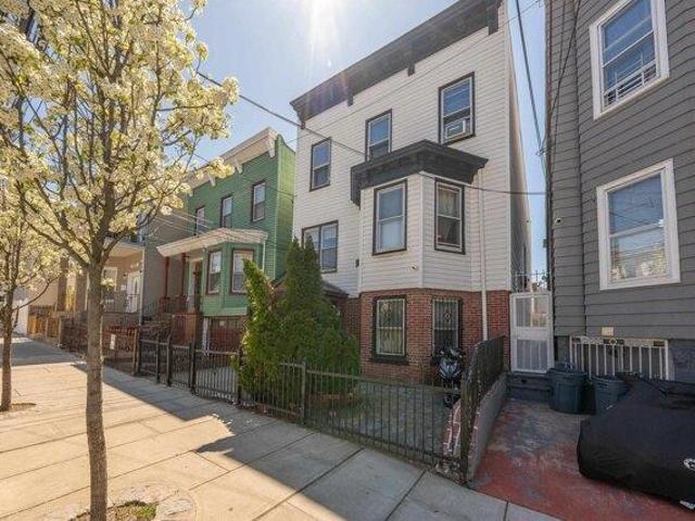 house with 8 bedroom, Union City NJ DS104333199