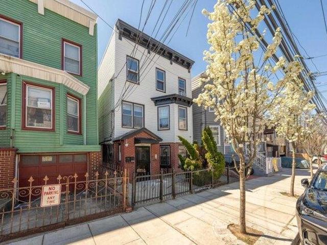 house with 8 bedroom, Union City NJ ES104811115