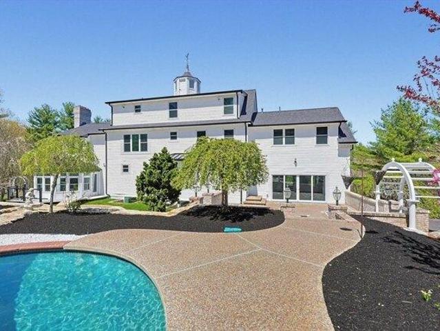 house with 8 bedroom, Upton MA DS103125592