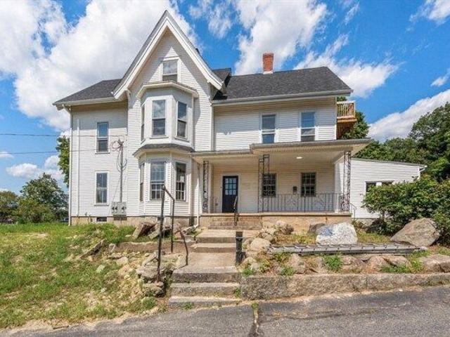 house with 8 bedroom, Uxbridge MA ES105125064
