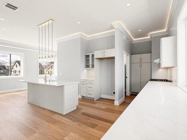 house with 8 bedroom, Waltham MA DLS103033905