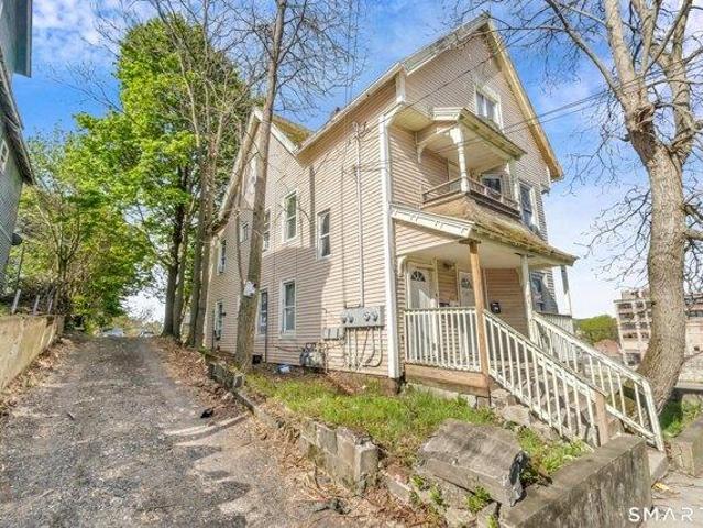 house with 8 bedroom, Waterbury CT ES104479601