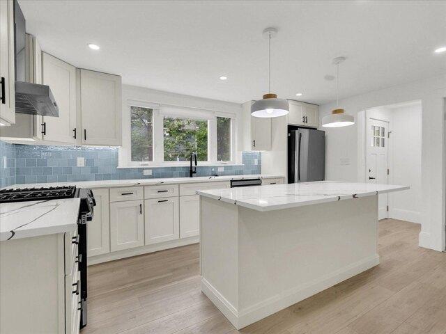 house with 8 bedroom, Wayland MA DLS102214330