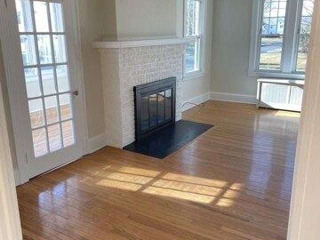 house with 8 bedroom, West Hartford CT DS102063911