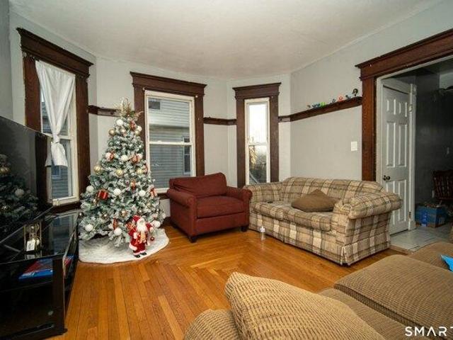 house with 8 bedroom, West Haven CT ES104922307