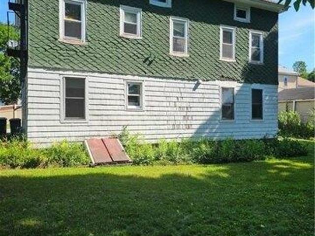 house with 8 bedroom, West Warwick RI ES105105044