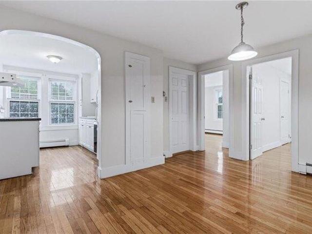 house with 8 bedroom, Woonsocket RI DLS102633027