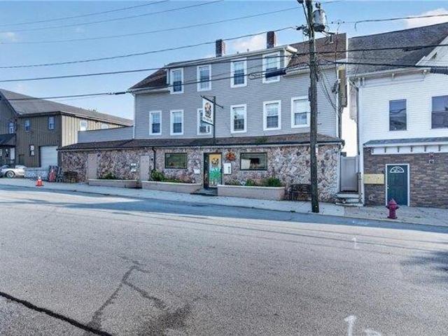 house with 8 bedroom, Woonsocket RI ES105142973