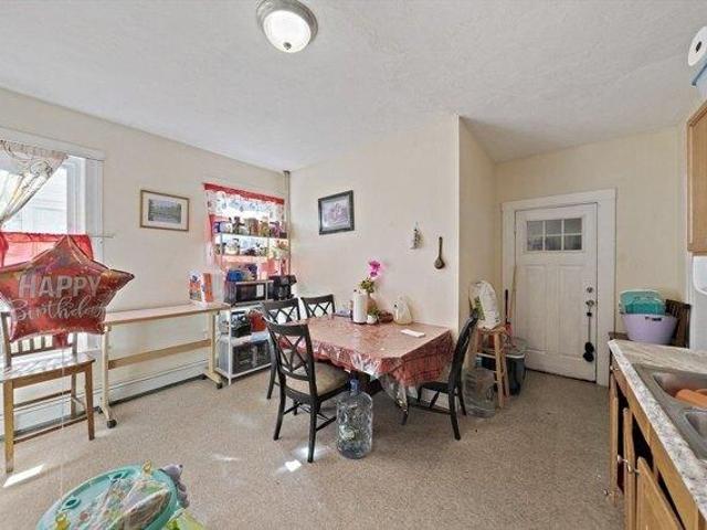 house with 8 bedroom, Worcester MA ES103220122