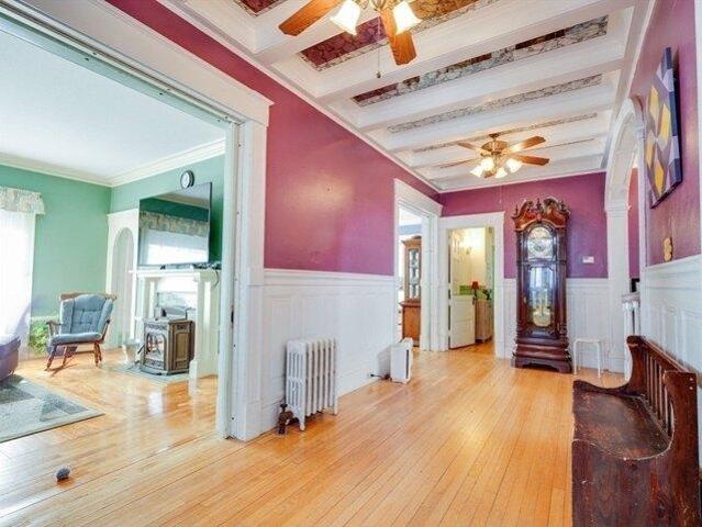 house with 8 bedroom, Worcester MA ES105115850