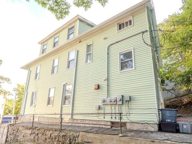 house with 8 bedroom, Worcester MA ES105350130
