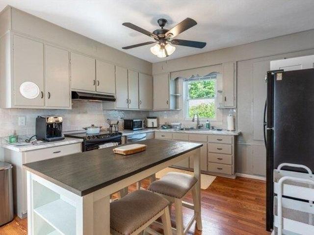 house with 8 bedroom, Amherst MA ES105175801