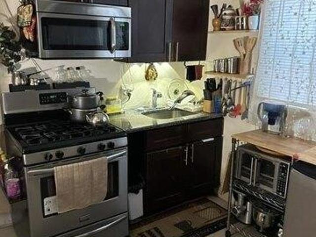 house with 8 bedroom, Bayonne NJ DS102313239