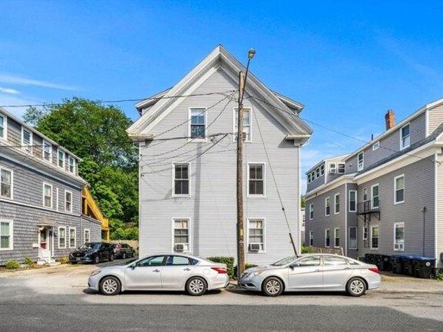 house with 8 bedroom, Beverly MA ES105106795
