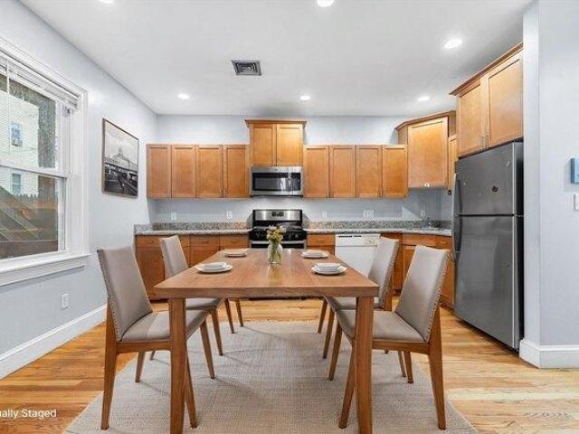 house with 8 bedroom, Boston MA DLS101801133