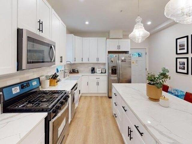 house with 8 bedroom, Boston MA DLS102216331