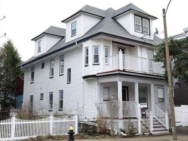 house with 8 bedroom, Boston MA DLS102317195
