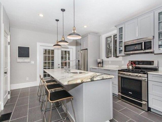 house with 8 bedroom, Boston MA DLS102726849