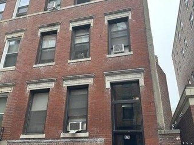 house with 8 bedroom, Boston MA DLS102961083